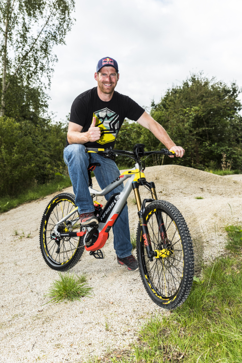 David Knight gets a taste of eMTB - Outdoors Ramsey Limited