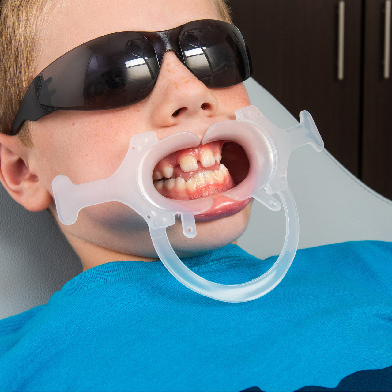 Practicon C-Type Winged Cheek Retractors 10/Pack | Practicon Inc