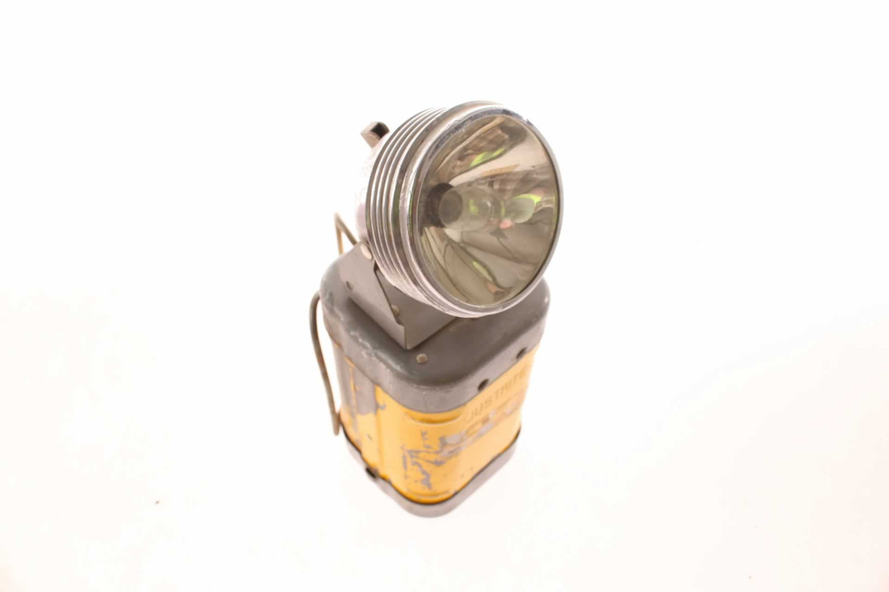 8 Vintage Lanterns Flashlights Delta Redbird Ray-O-Vac Justrite Usalite ...