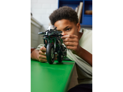 LEGO Technic 42170 Kawasaki Ninja H2R Motorcycle - Toy Store