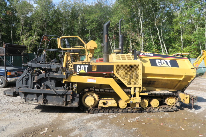 2004 Cat AP650B Paver 8-16 A-B Mat Screed Option Loaded