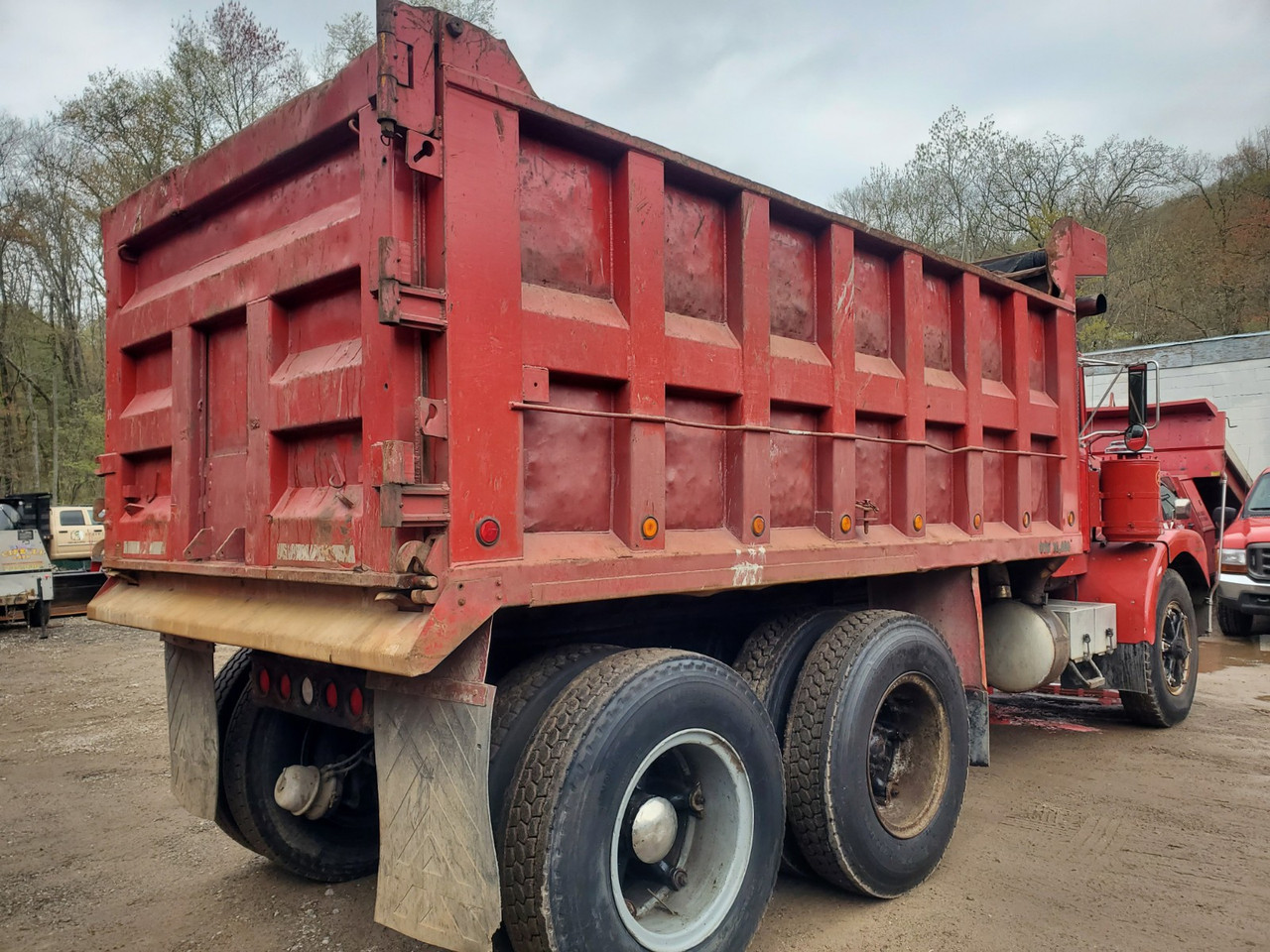 DIAMOND REO C120 Tandem Axle Dump