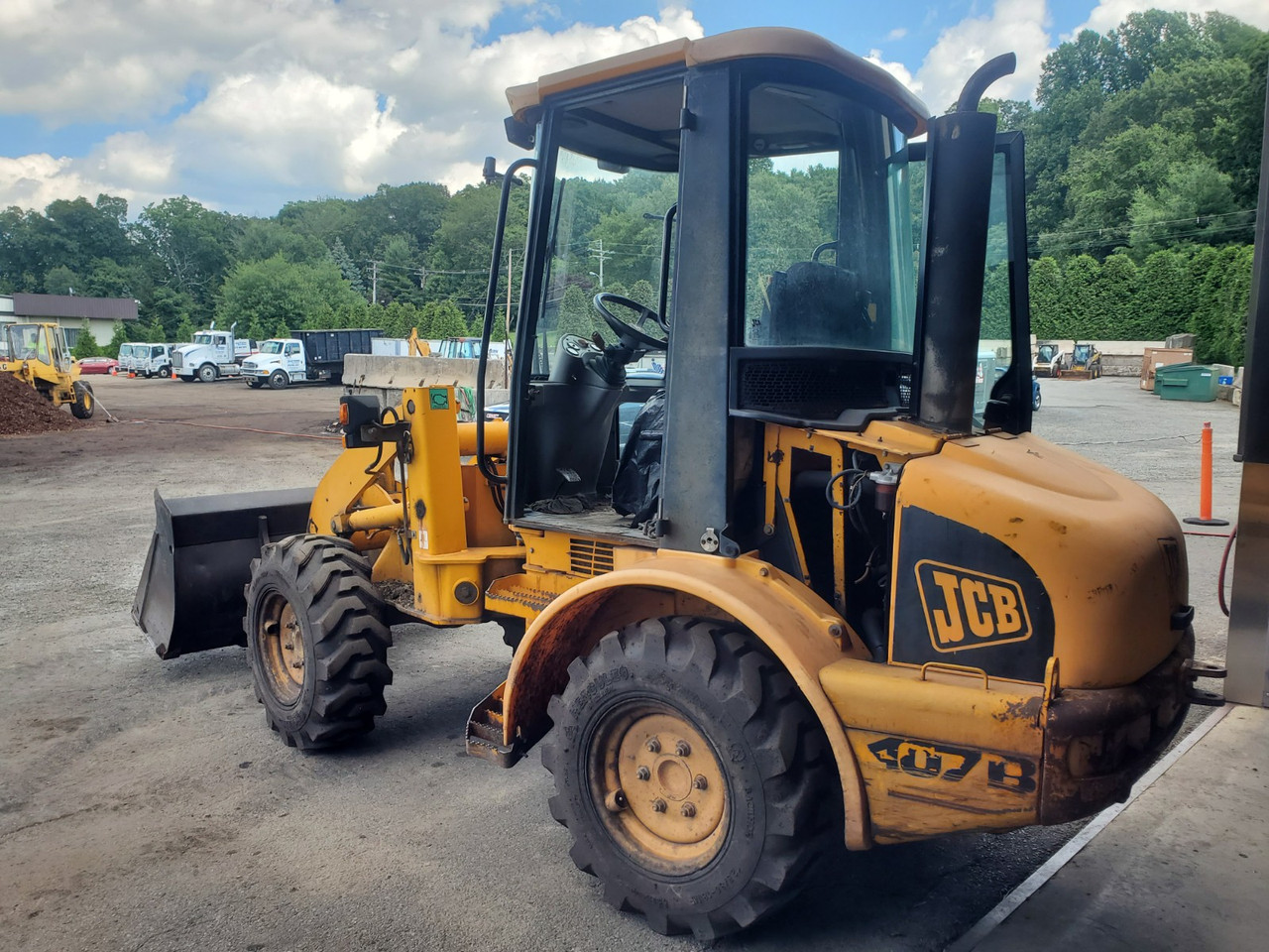 JCB 407B WHEEL LOADER - w/Forks, 1 yrd. Bucket, Runs and Operates ...