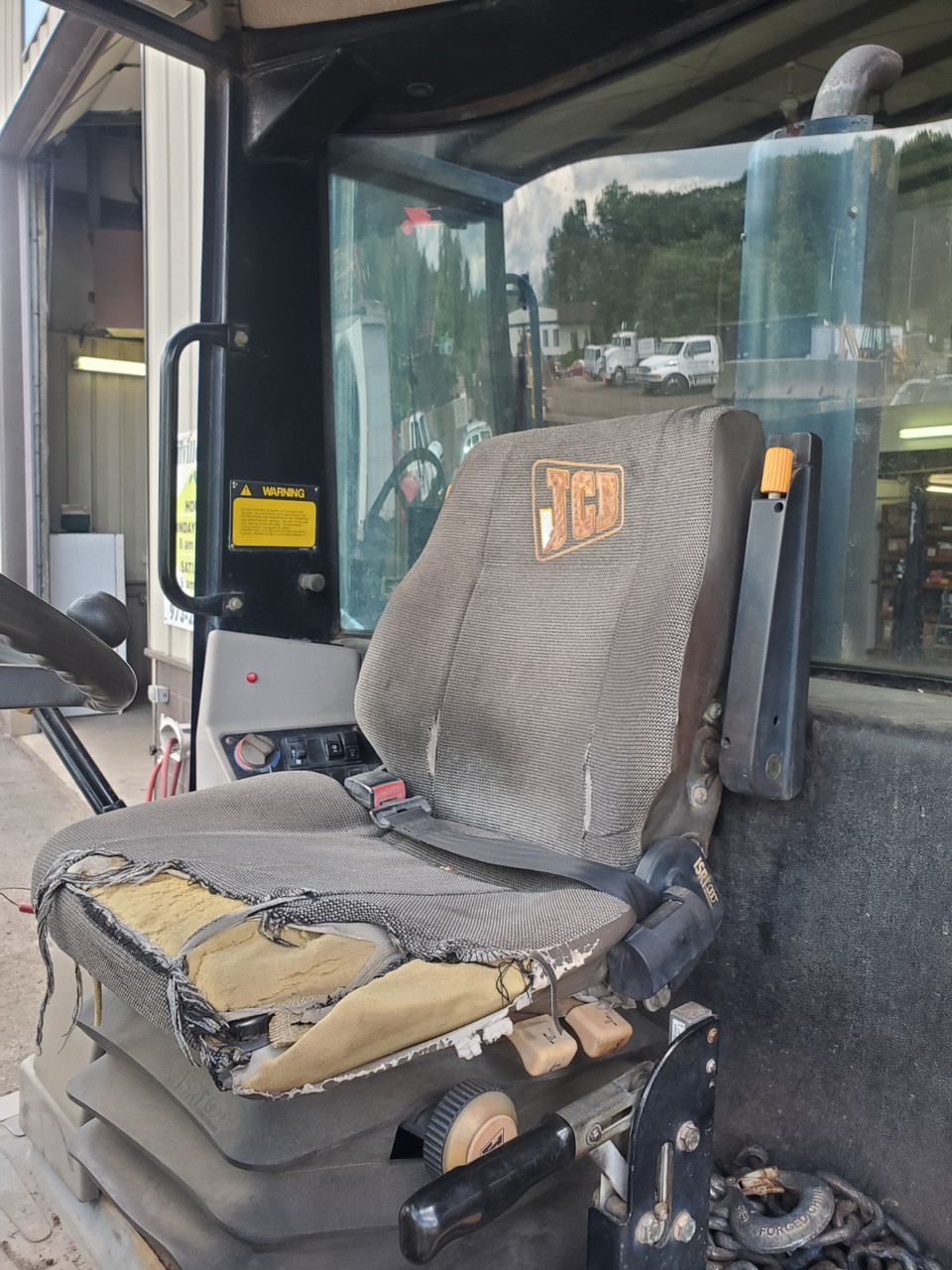 JCB 407B WHEEL LOADER - w/Forks, 1 yrd. Bucket, Runs and Operates ...