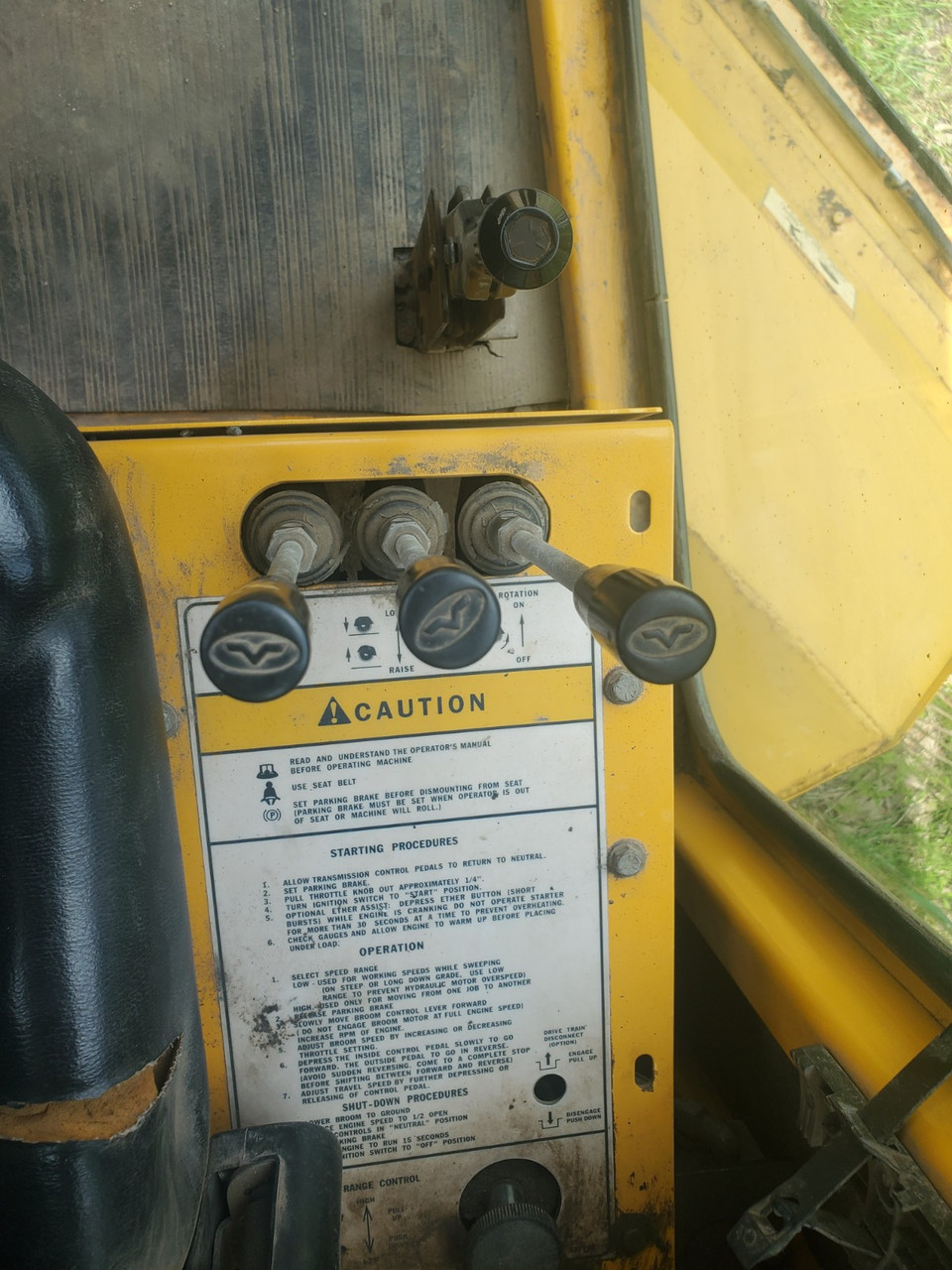 CONSTRUCTION SITE SWEEPER - WaldIn Sweep Master SW250 - Enclosed Cab ...