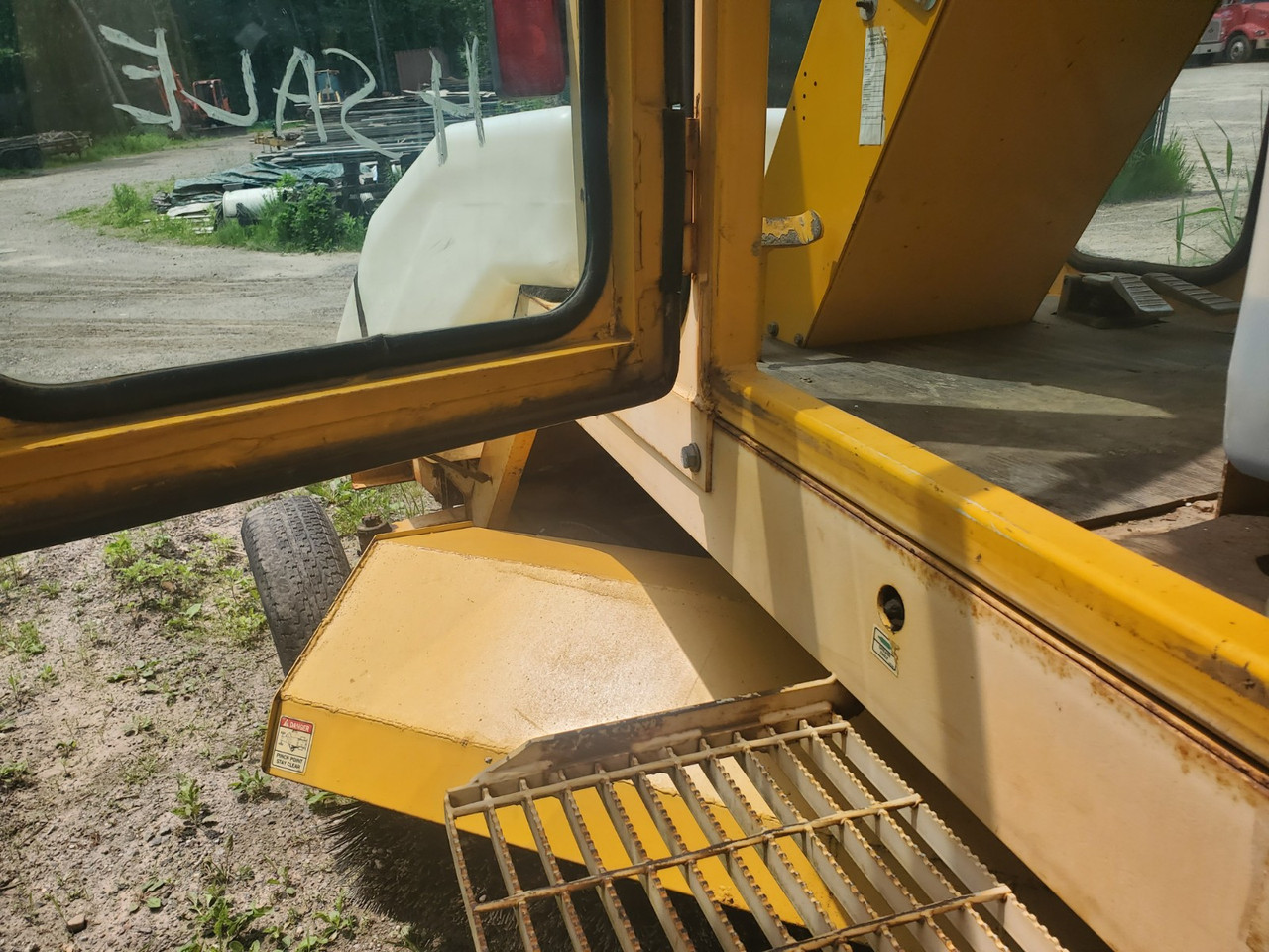 CONSTRUCTION SITE SWEEPER - WaldIn Sweep Master SW250 - Enclosed Cab ...