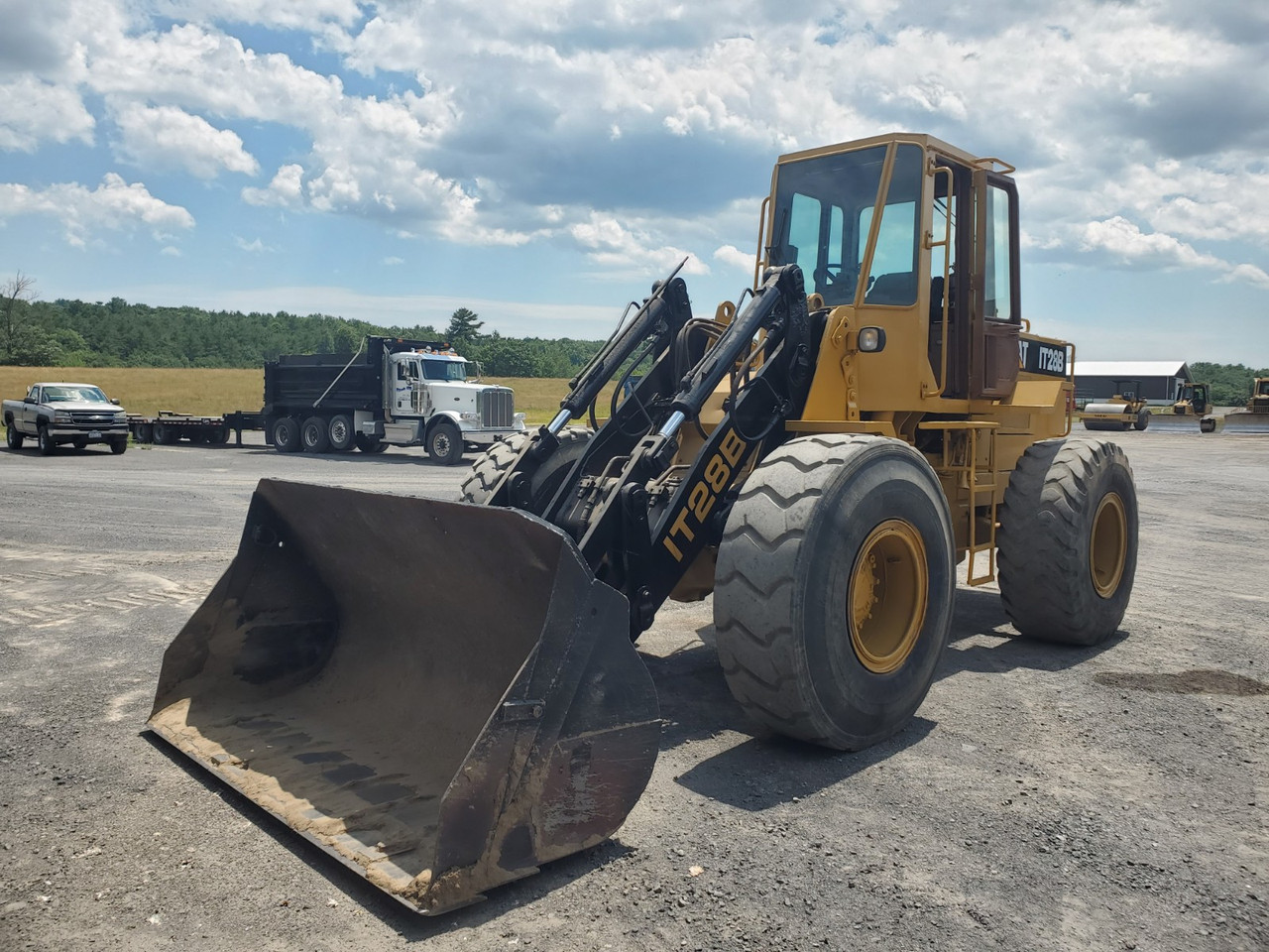 Used CATERPILLAR IT28B Wheel Loader for Sale