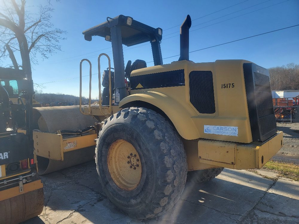 CAT CS563D Vibratory Dirt Roller