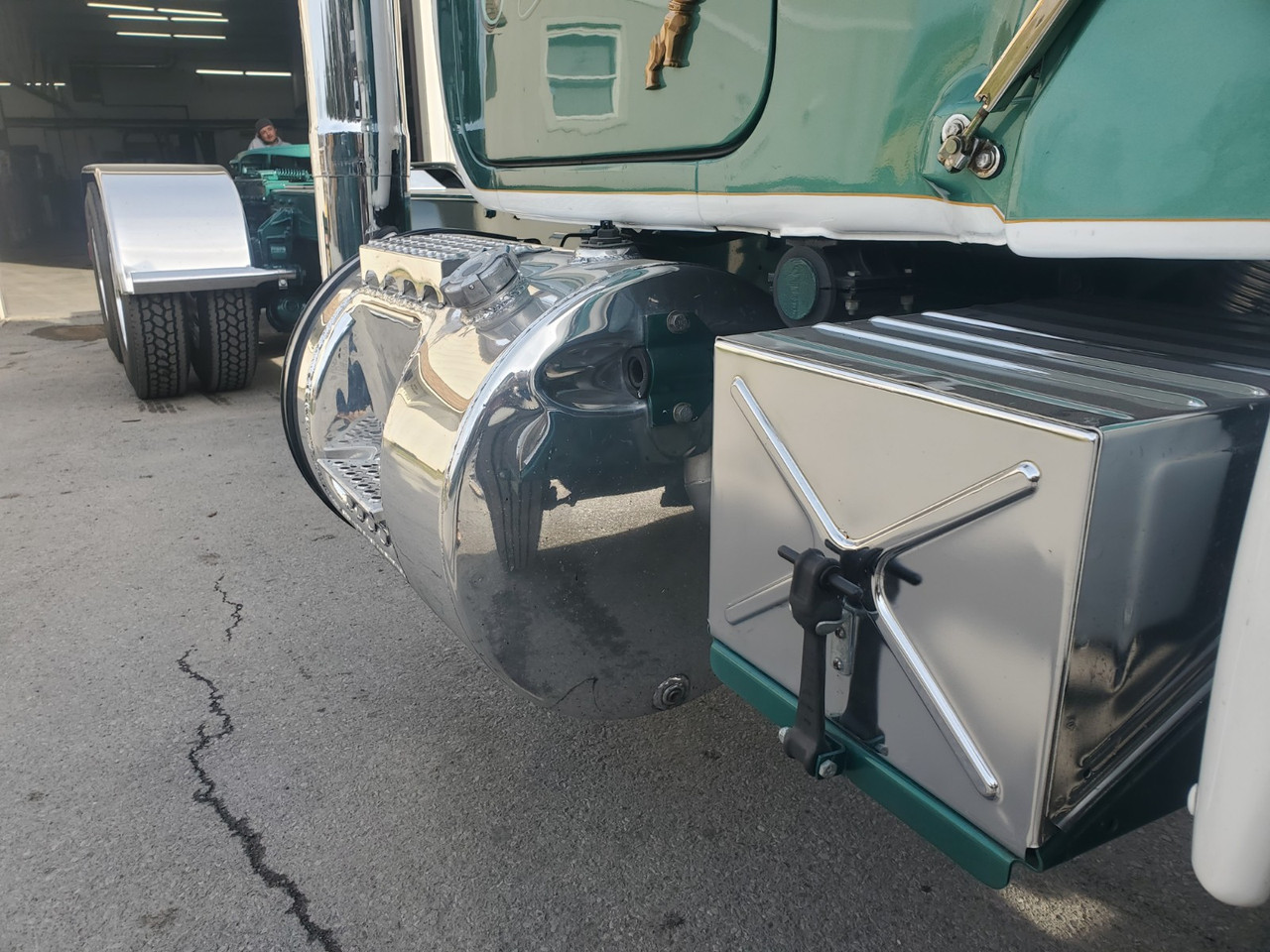 MACK R700 Tandem Custom Tractor