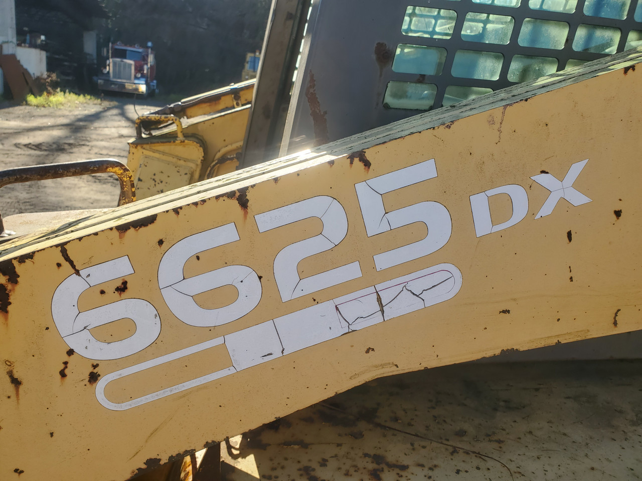 GEHL SKID STEER DX 6625