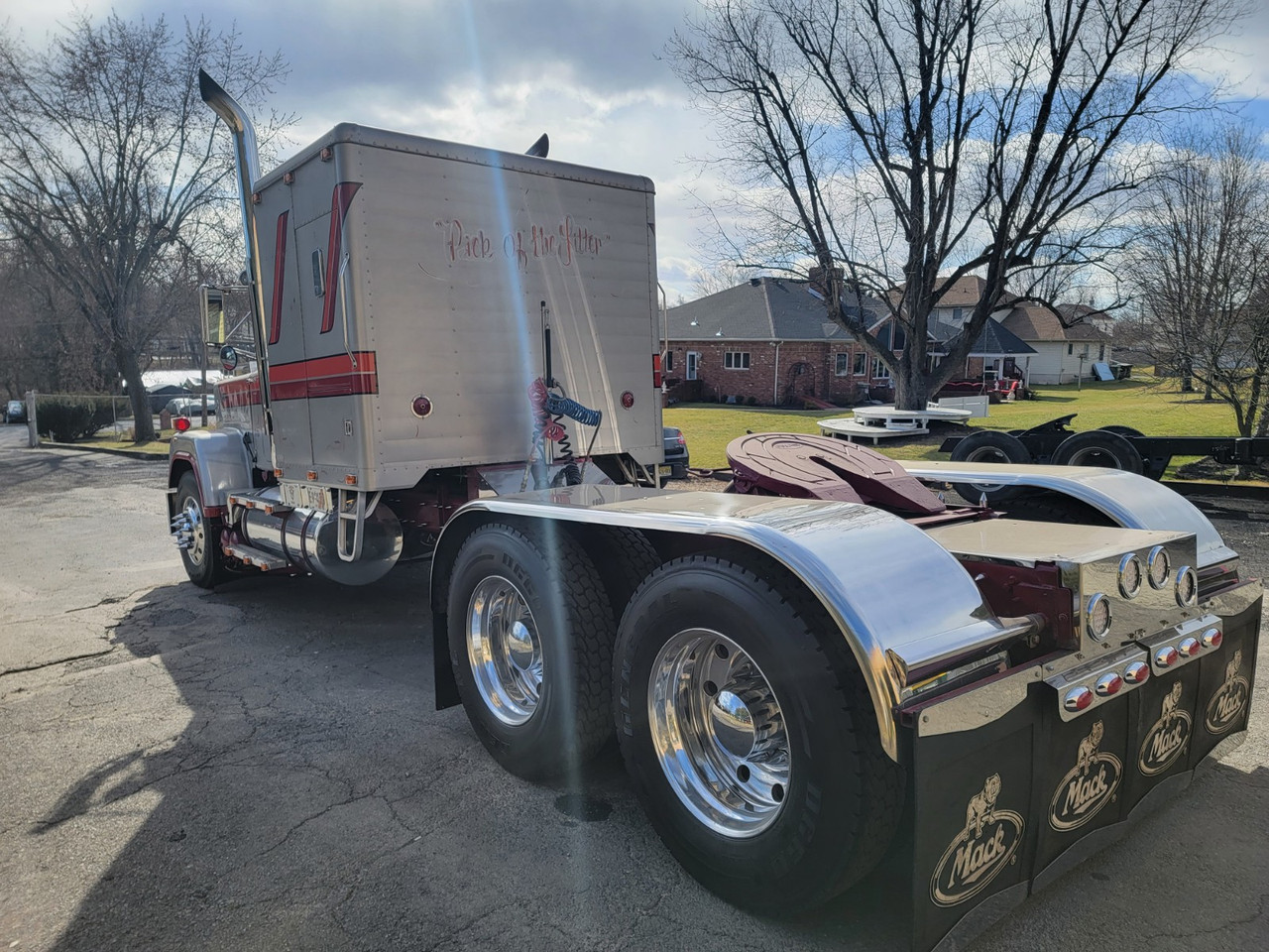 MACK SUPERLINER E-9 Double Eagle Sleeper