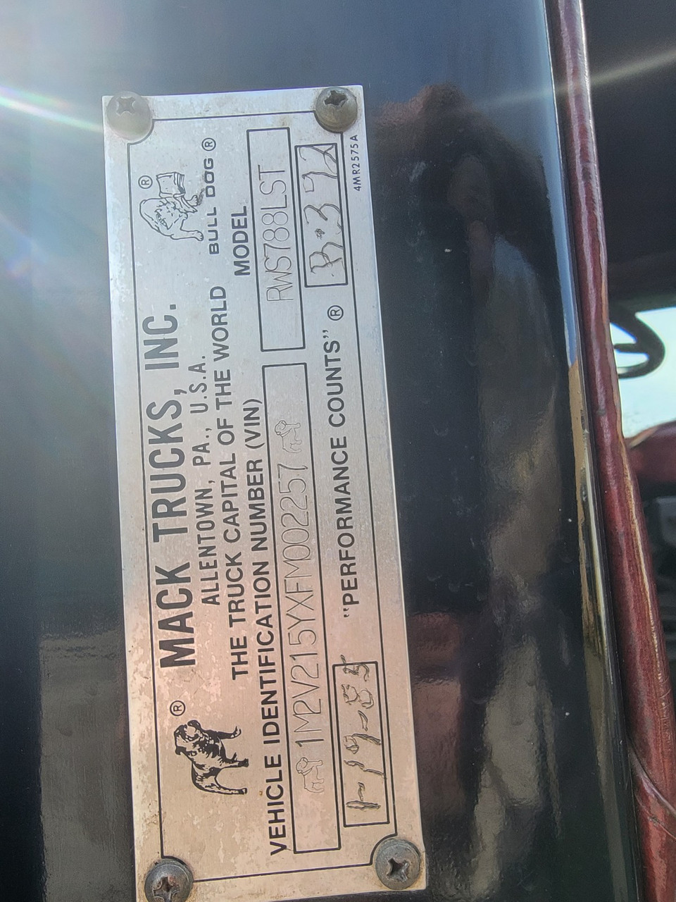 MACK SUPERLINER E-9 Double Eagle Sleeper