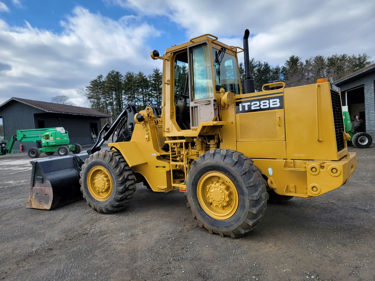 CAT IT28B WHEEL LOADER