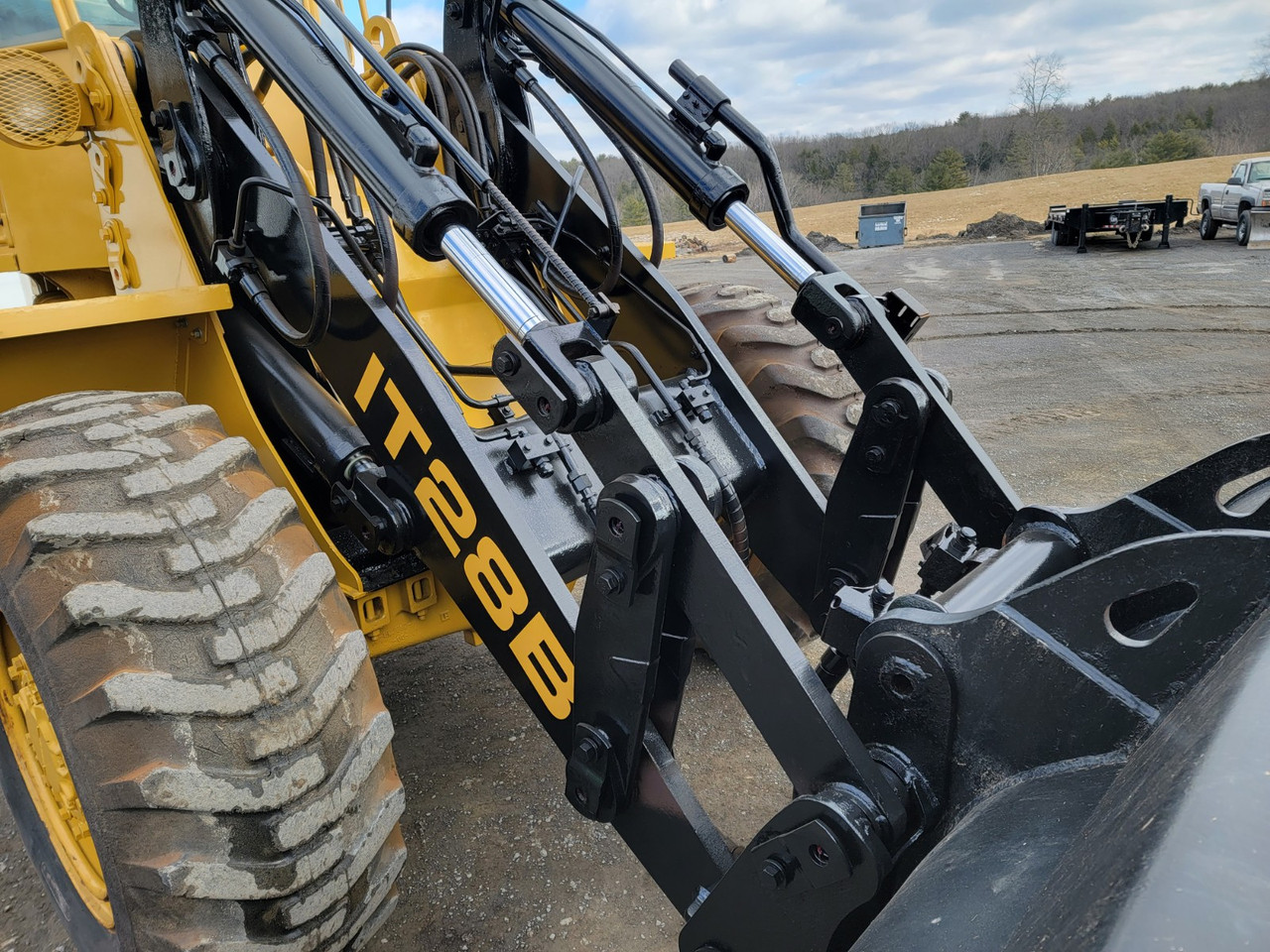 CAT IT28B WHEEL LOADER
