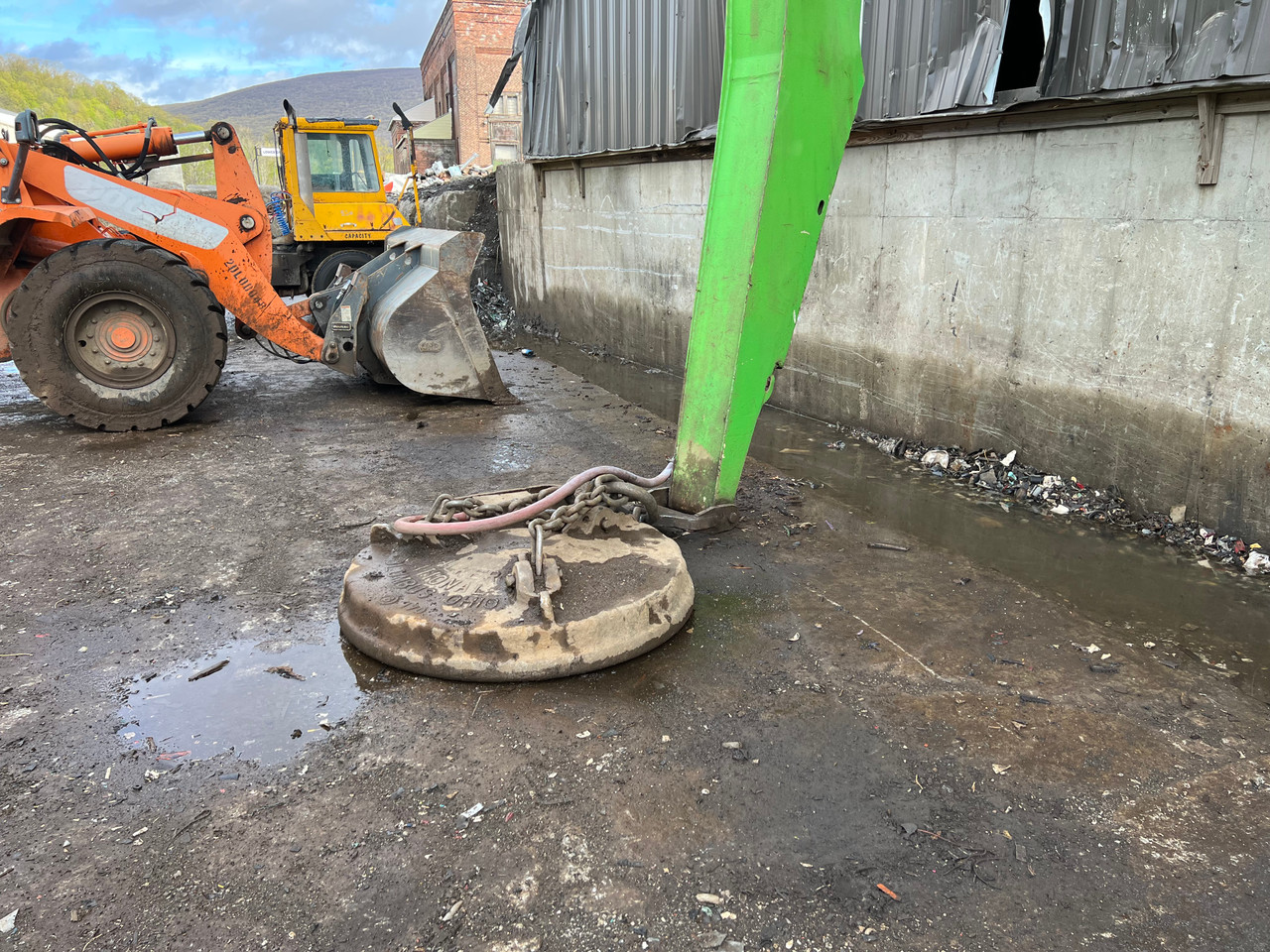 SENNEBOGEN 830M SCRAP HANDLER