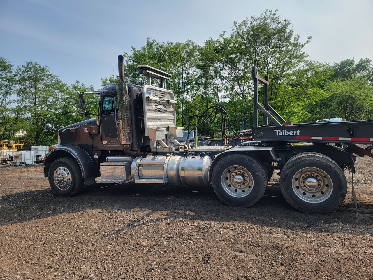PETERBILT 365 DAY CAB TRACTOR
