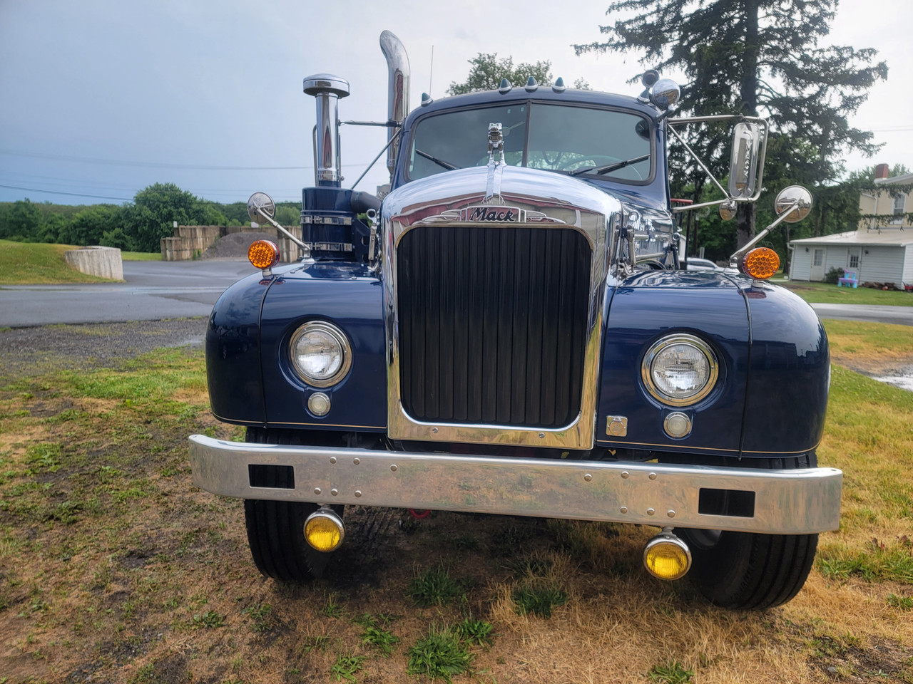 Mack B-61 B Model Show Truck
