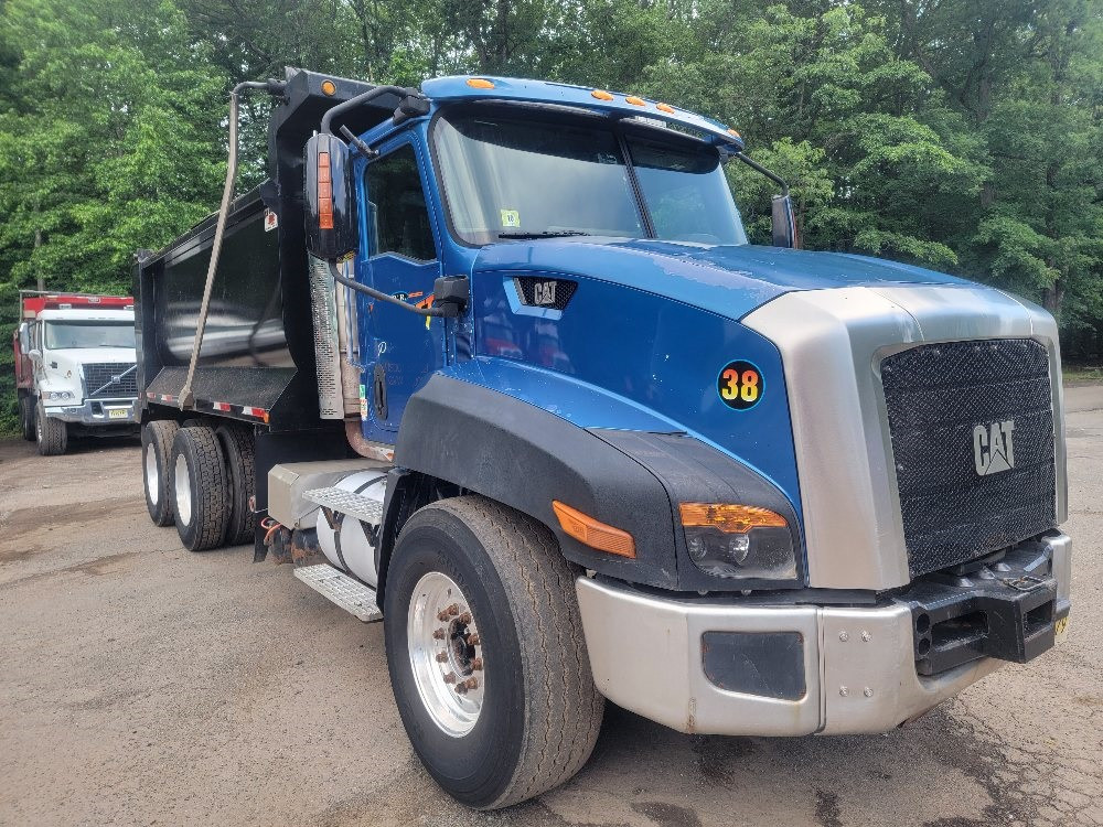 CAT CT660 Tri Axle Dump