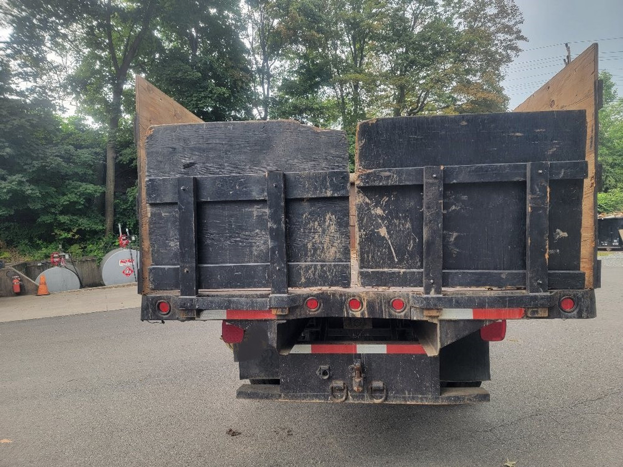 FORD L7000 Single Axle Dump 22' Rack Body