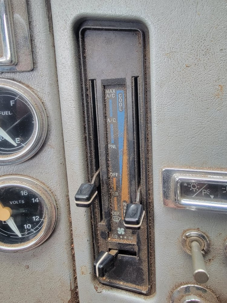 FORD L7000 Single Axle Dump 22' Rack Body