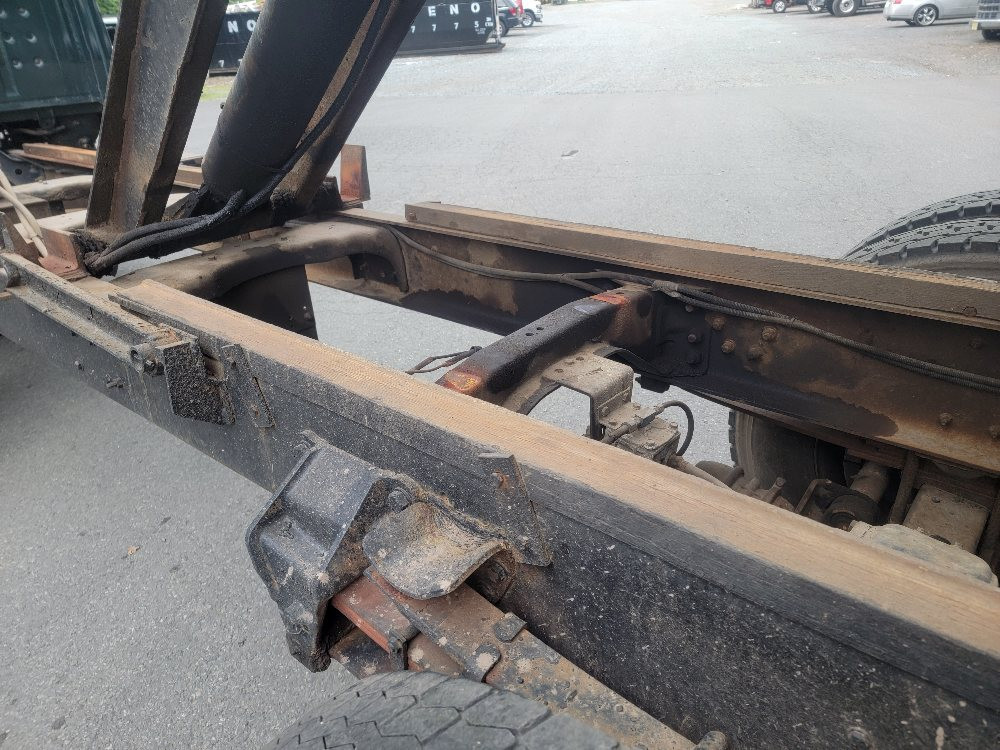 FORD L7000 Single Axle Dump 22' Rack Body
