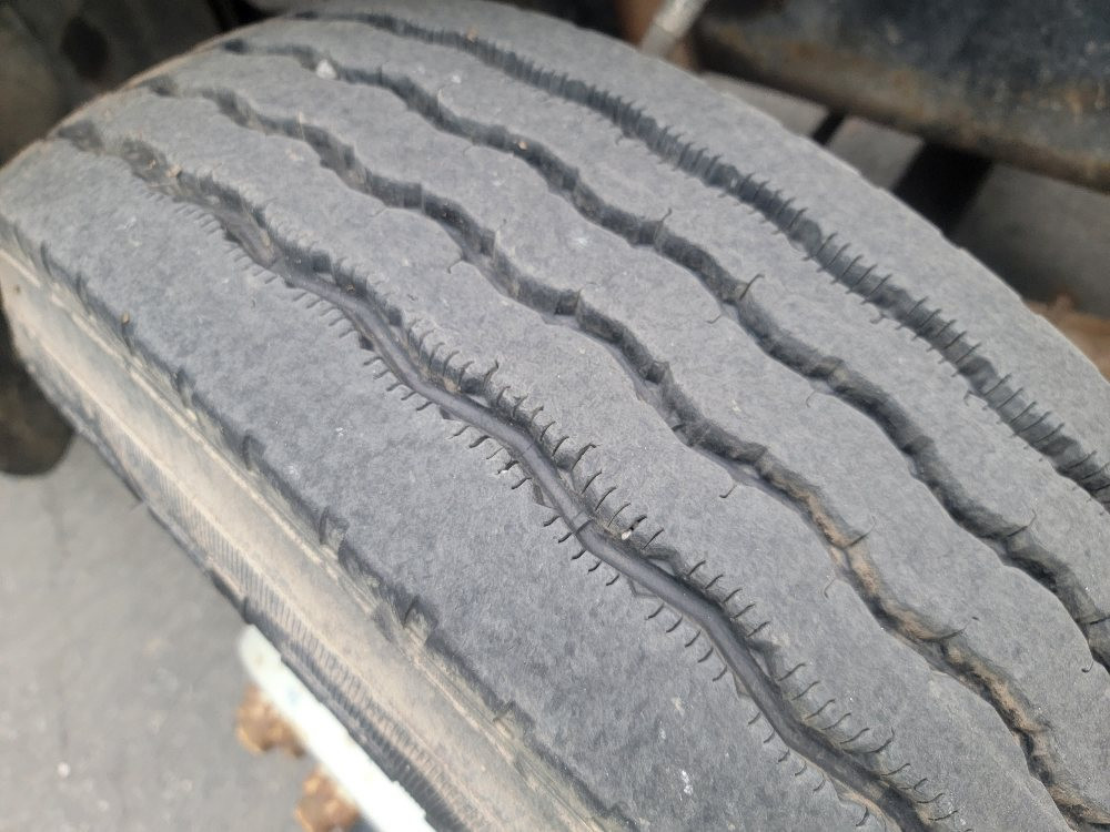 FORD L7000 Single Axle Dump 22' Rack Body