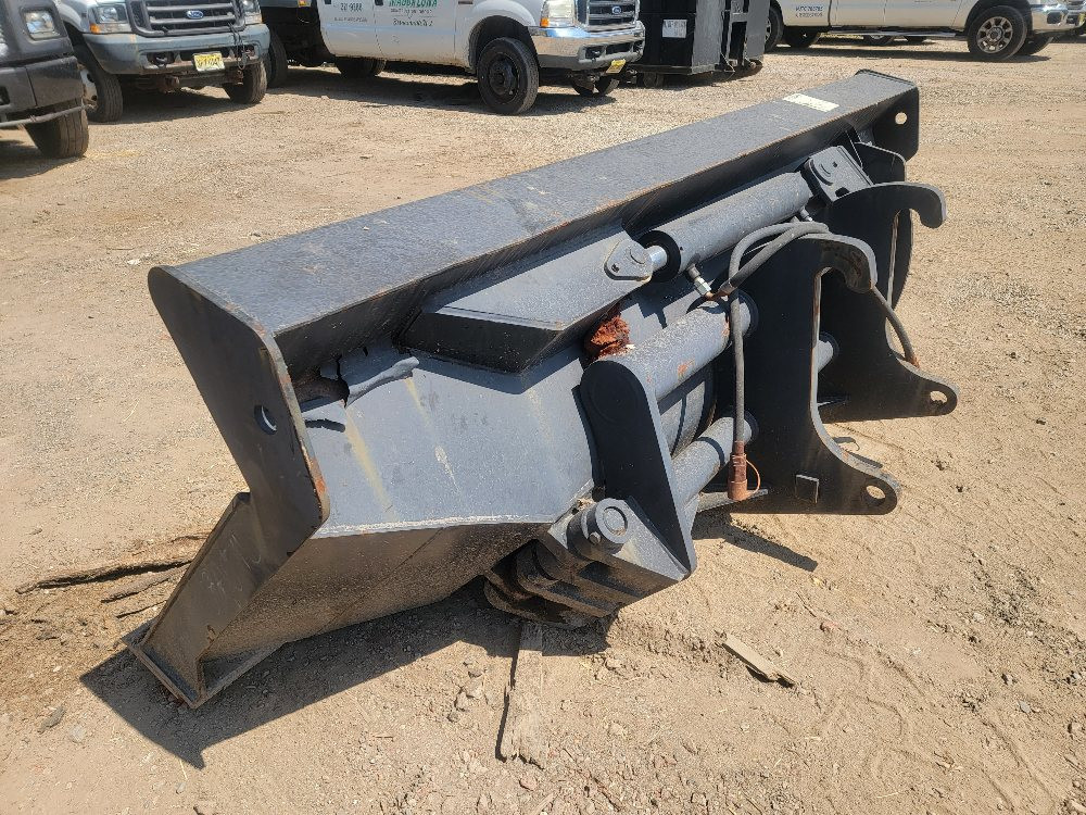 CAT 416D IT Bucket Attachment