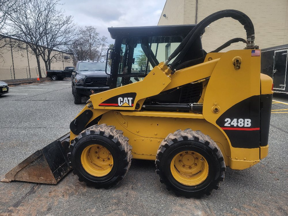 CAT 248B Skid Steer Loader