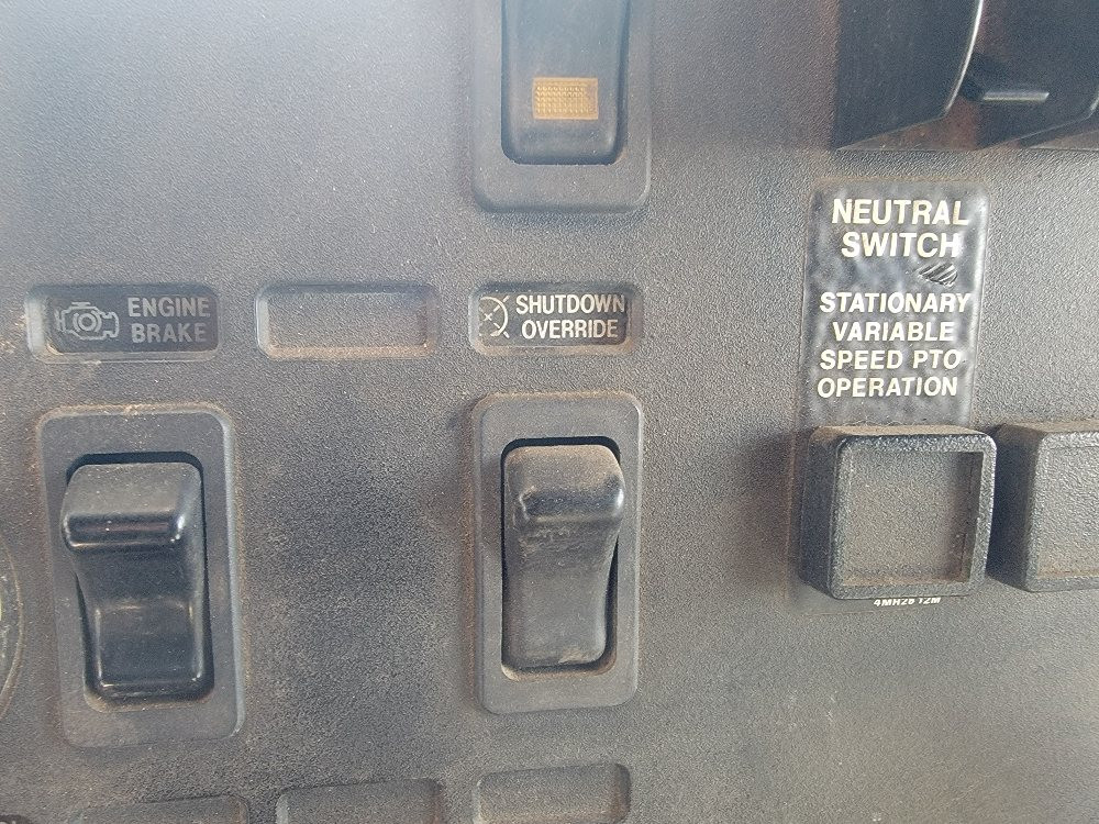 MACK CL713 Tandem Axle Dump