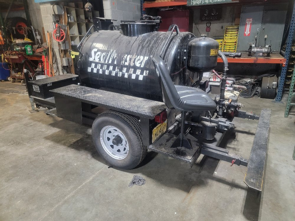 SEALMASTER TR 300 Heated Tack Coat Asphalt Distributor