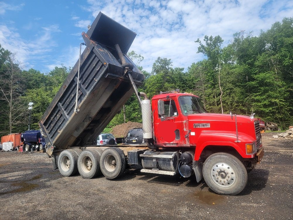 MACK CH 613 Tri-Axle Dump