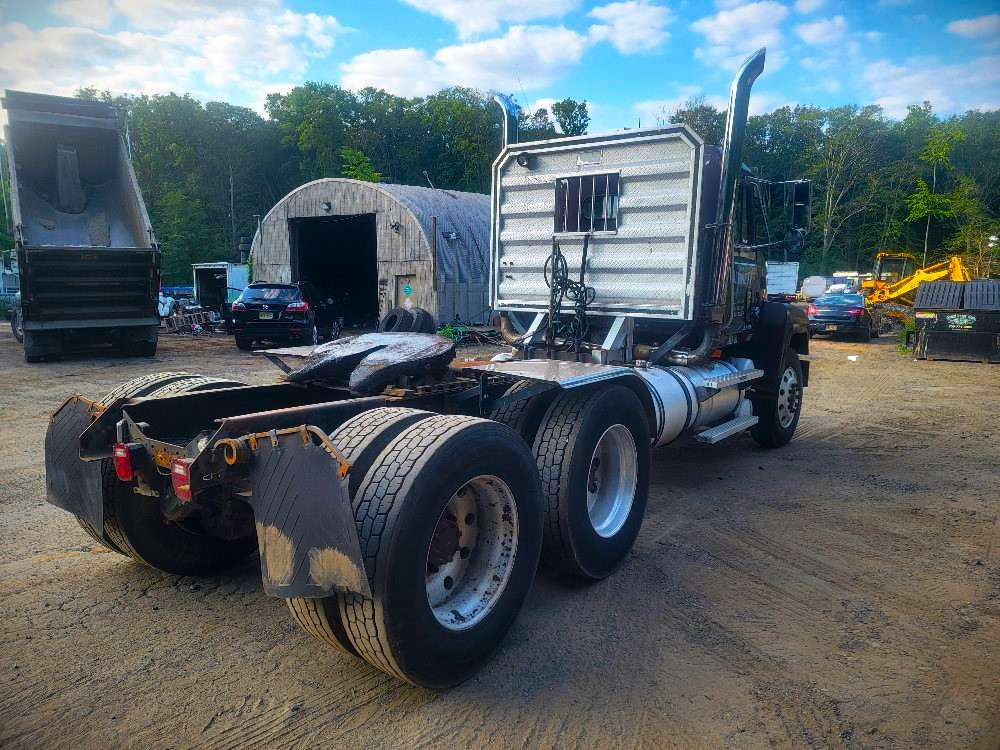 MACK CH613 Tandem Axle Tractor