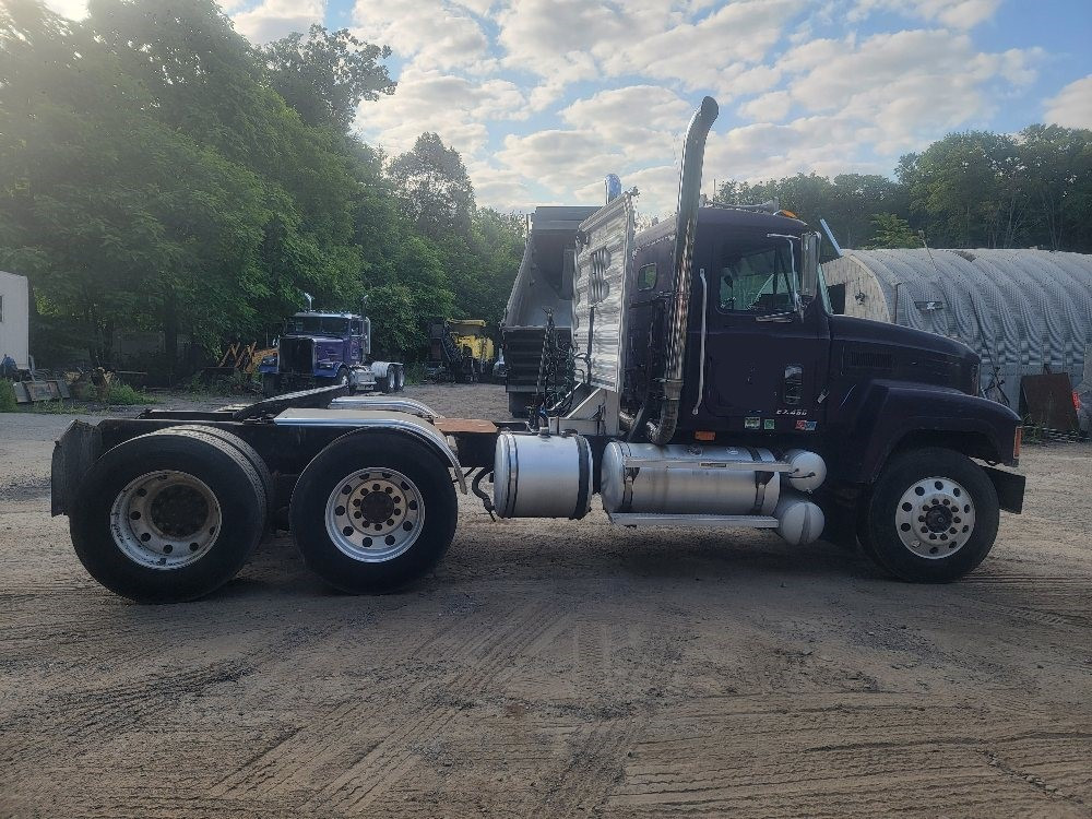 MACK CH613 Tandem Axle Tractor
