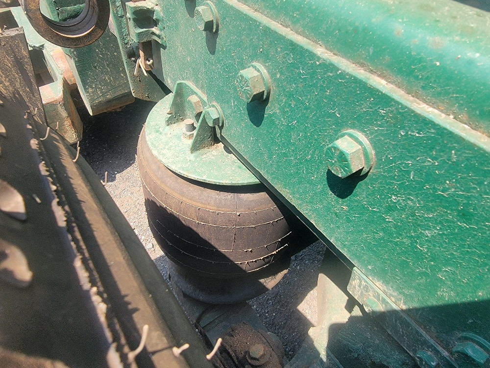 1984 MACK R-Model 688ST Day Cab Tractor