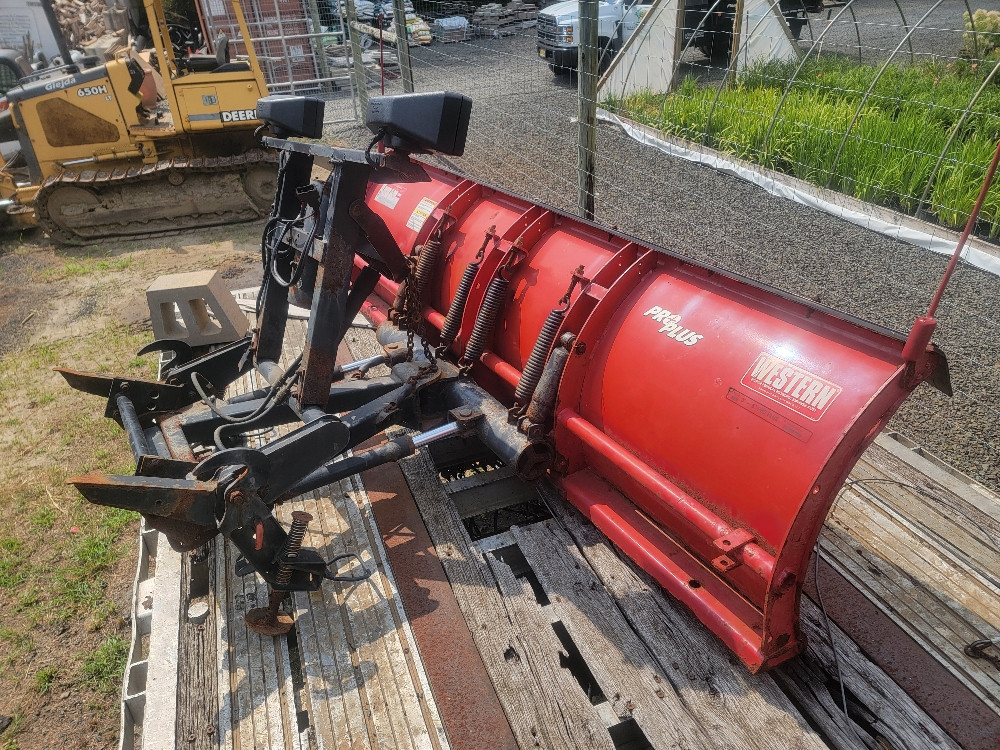 WESTERN Pro Plus 8.6ft Snow Plow