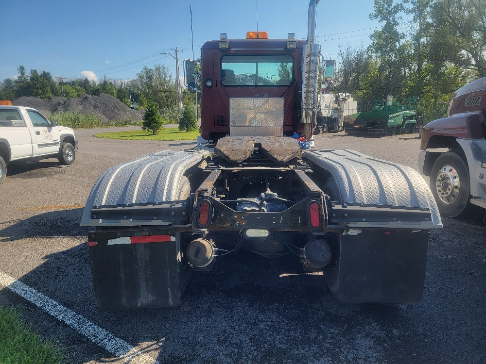MACK CH613 TANDEM AXLE TRACTOR