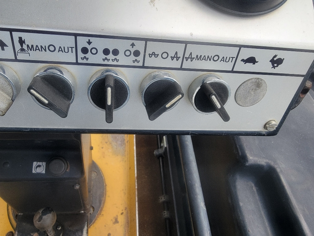 DYNAPAC CC421 Double Vibratory Drum Roller