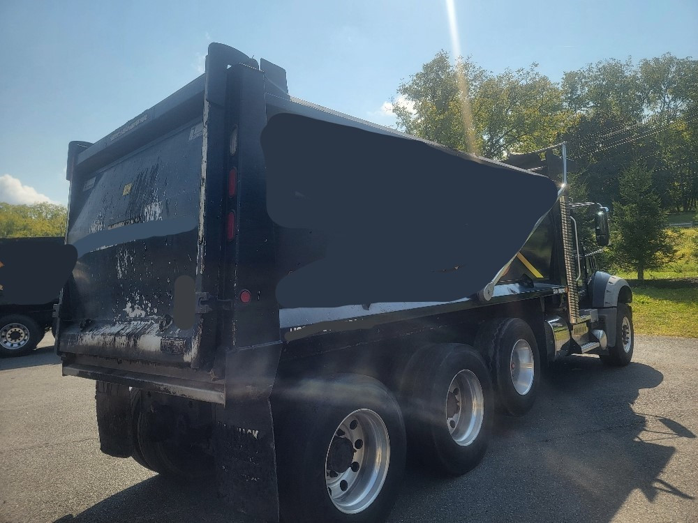 MACK Granite GU713 Heavy Spec Tri-Axle Dump - Beau-Roc 17' 6'' Steel ...