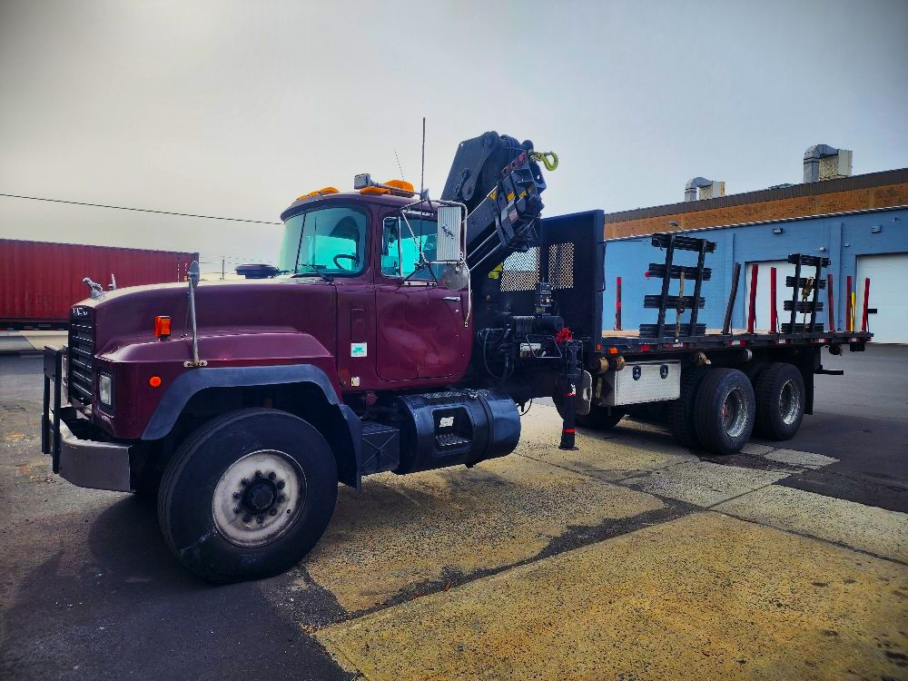 MACK SUPERLINER E-9 Double Eagle Sleeper