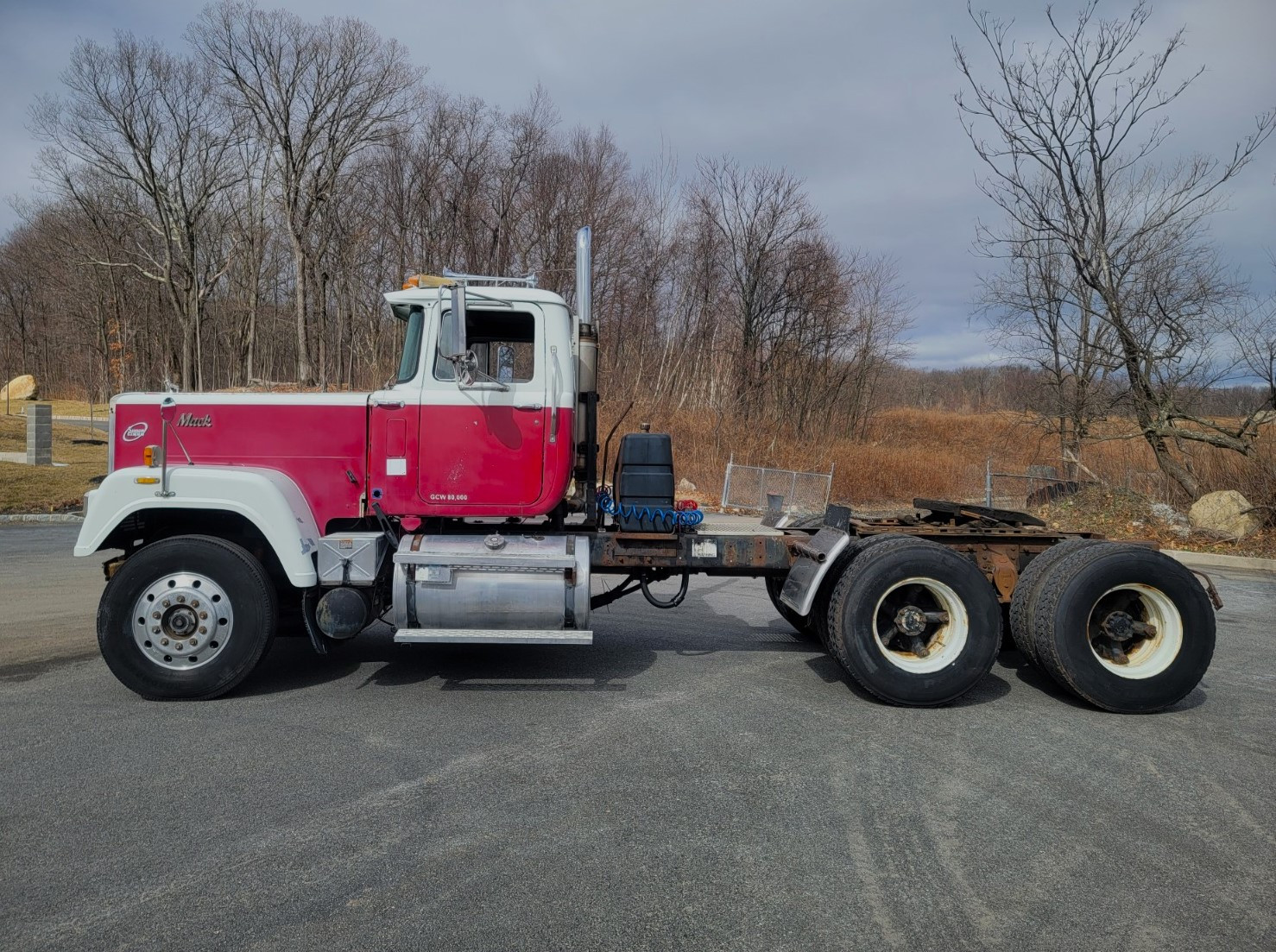 MACK SUPERLINER E-9 Double Eagle Sleeper