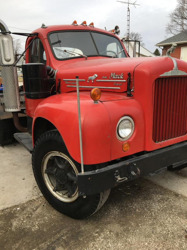 Used MACK R Model RD690P Single Axle Tractor