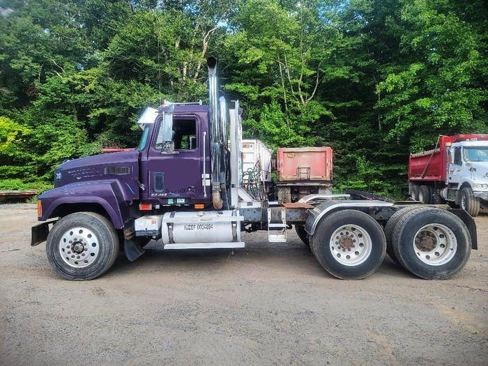 MACK CH613 Tandem Axle Tractor