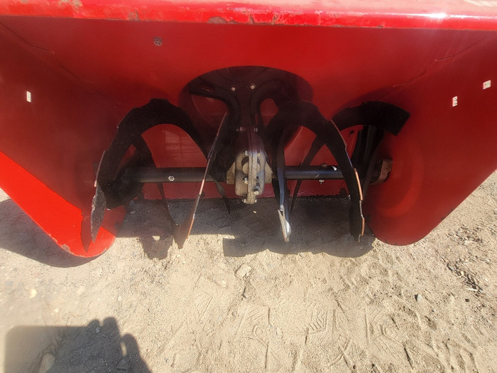 SNAPPER 24'' Snow Blower - 900cc 2 Stage, Electric Start, Throw Snow up ...