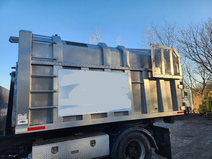 20-Yard Aluminum Chip Box