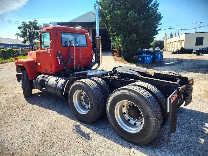1988 Mack R-Model 688ST Tractor | E6 300HP Day Cab