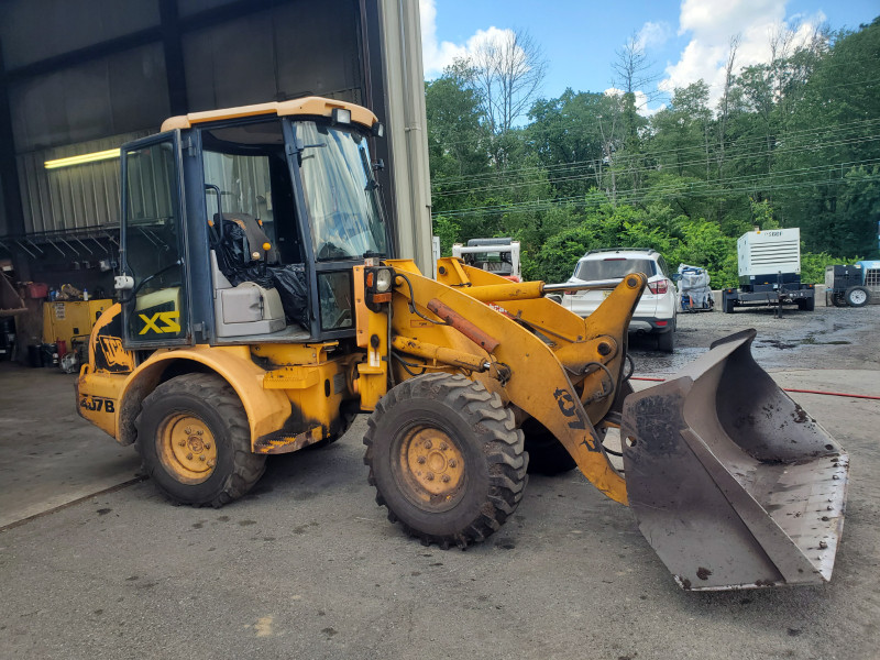 JCB 407B WHEEL LOADER - w/Forks, 1 yrd. Bucket, Runs and Operates ...
