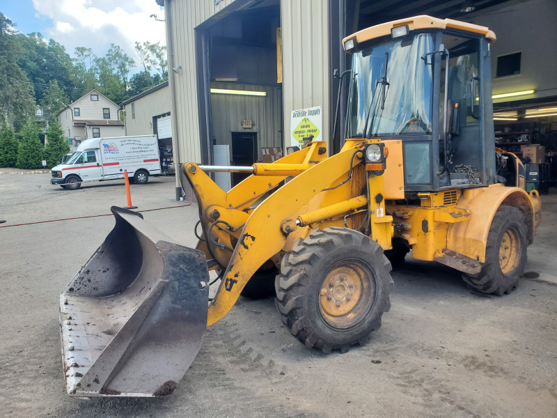 JCB 407B WHEEL LOADER - w/Forks, 1 yrd. Bucket, Runs and Operates ...