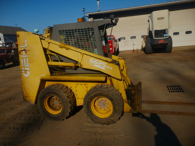 GEHL SKID STEER DX 6625