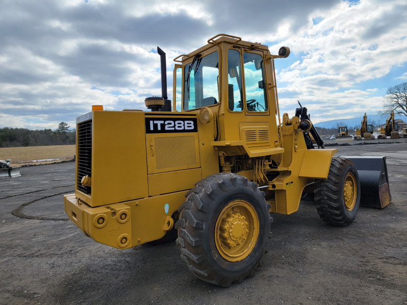 CAT IT28B WHEEL LOADER