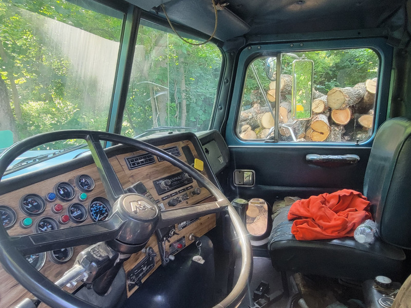 WESTERN STAR 4864 - Tri Axle Log Truck with Prentice 120 Log Loader